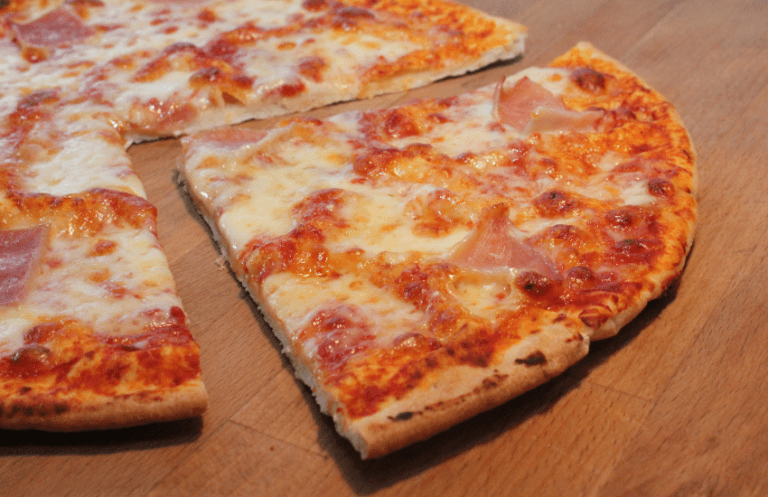 7 Primary and 13 Seasonal PIZZA HUT Crust Types