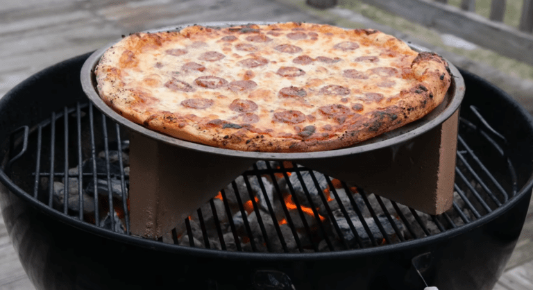 Top 14 Reasons for Burnt Pizza Bottom–Find Yours…